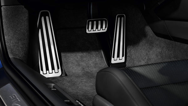 Pedals and footrest in aluminum - 992 - Manual - Porsche Centre ...