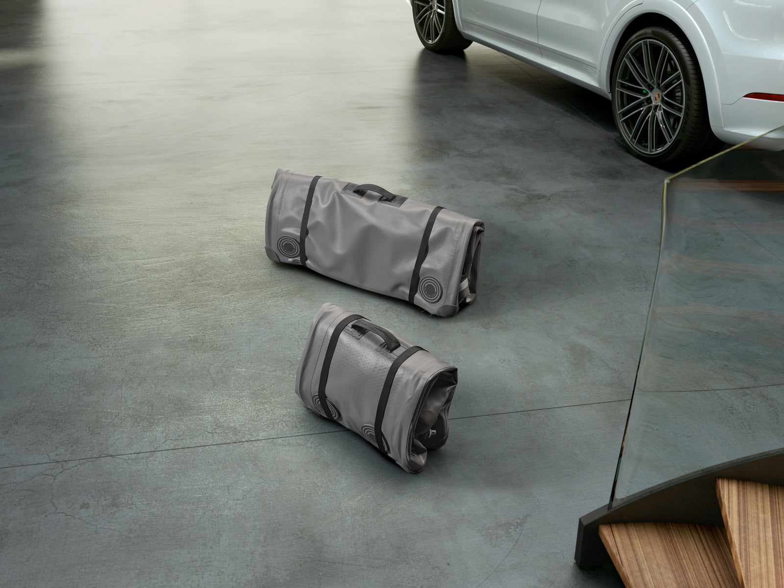 Dog Bed (Inflatable ) Cargo, Cayenne & Macan - Porsche Centre Downtown ...